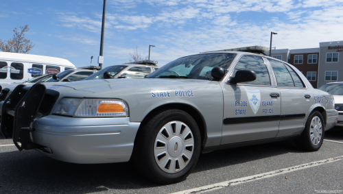 Rhode Island State Police Photos - PublicServiceVehicles.com