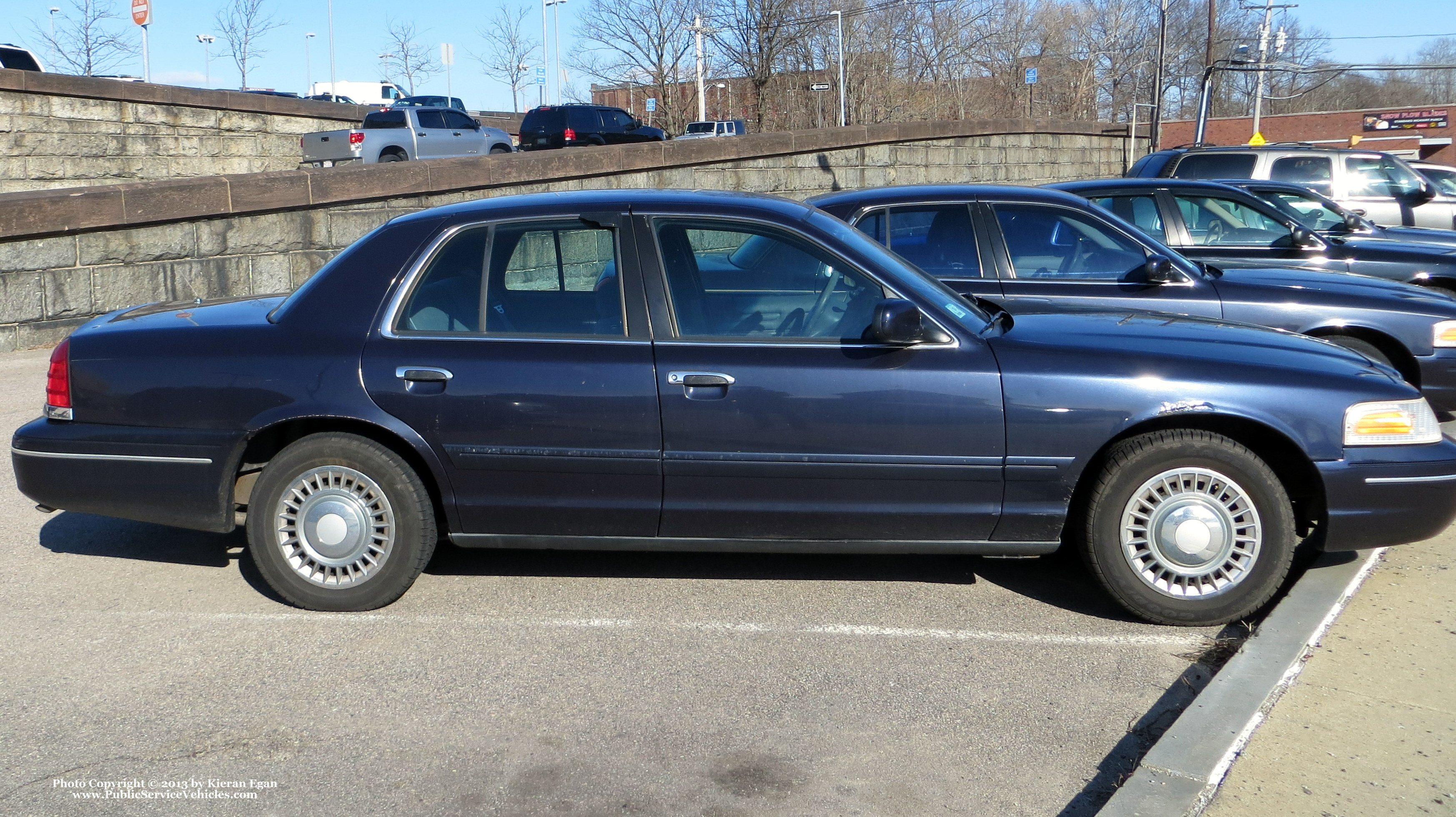 Photo of Unmarked Unit - PublicServiceVehicles.com