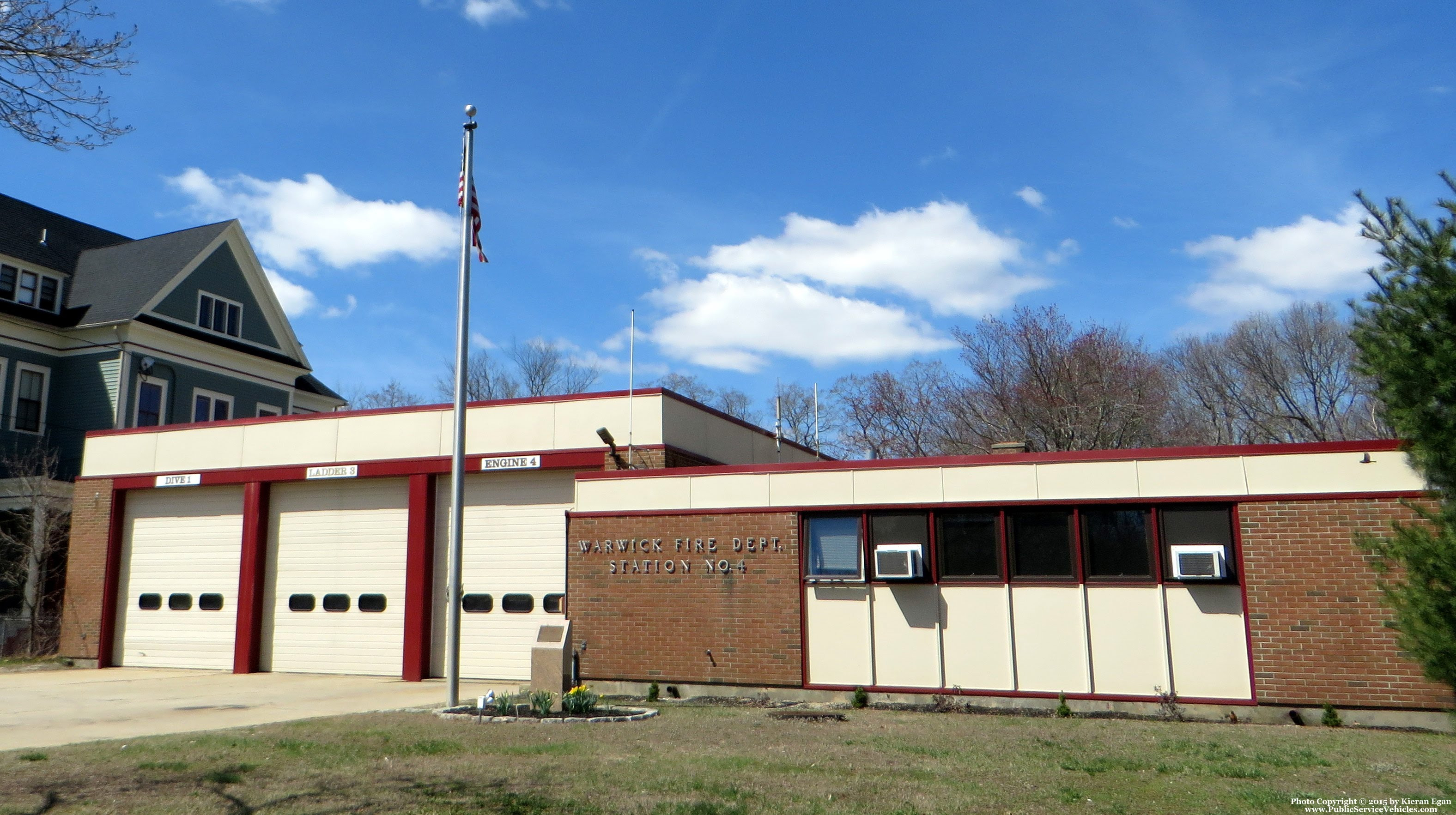 Station 4 - Warwick Fire - PublicServiceVehicles.com