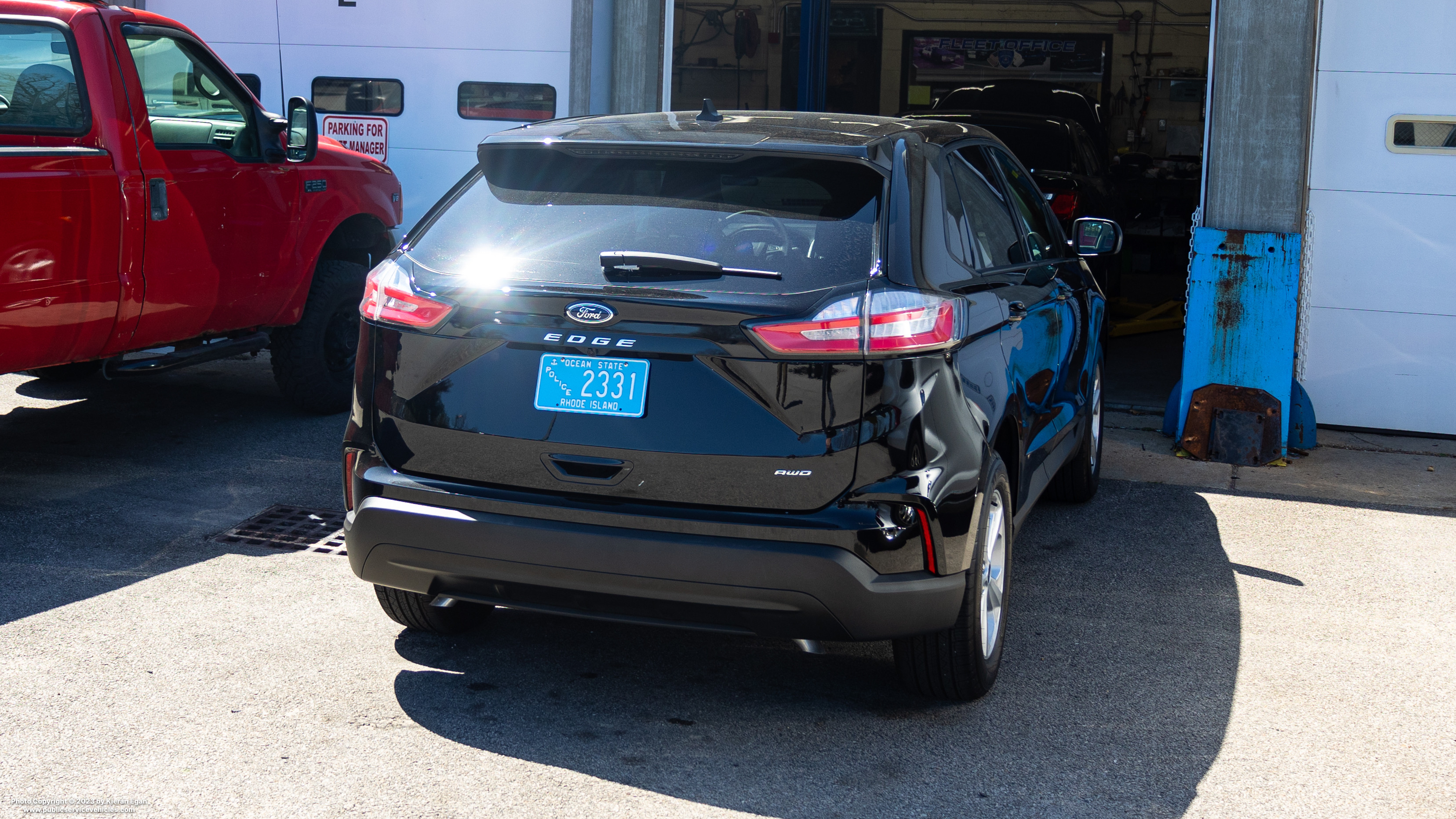 Photo of Unmarked Unit - PublicServiceVehicles.com