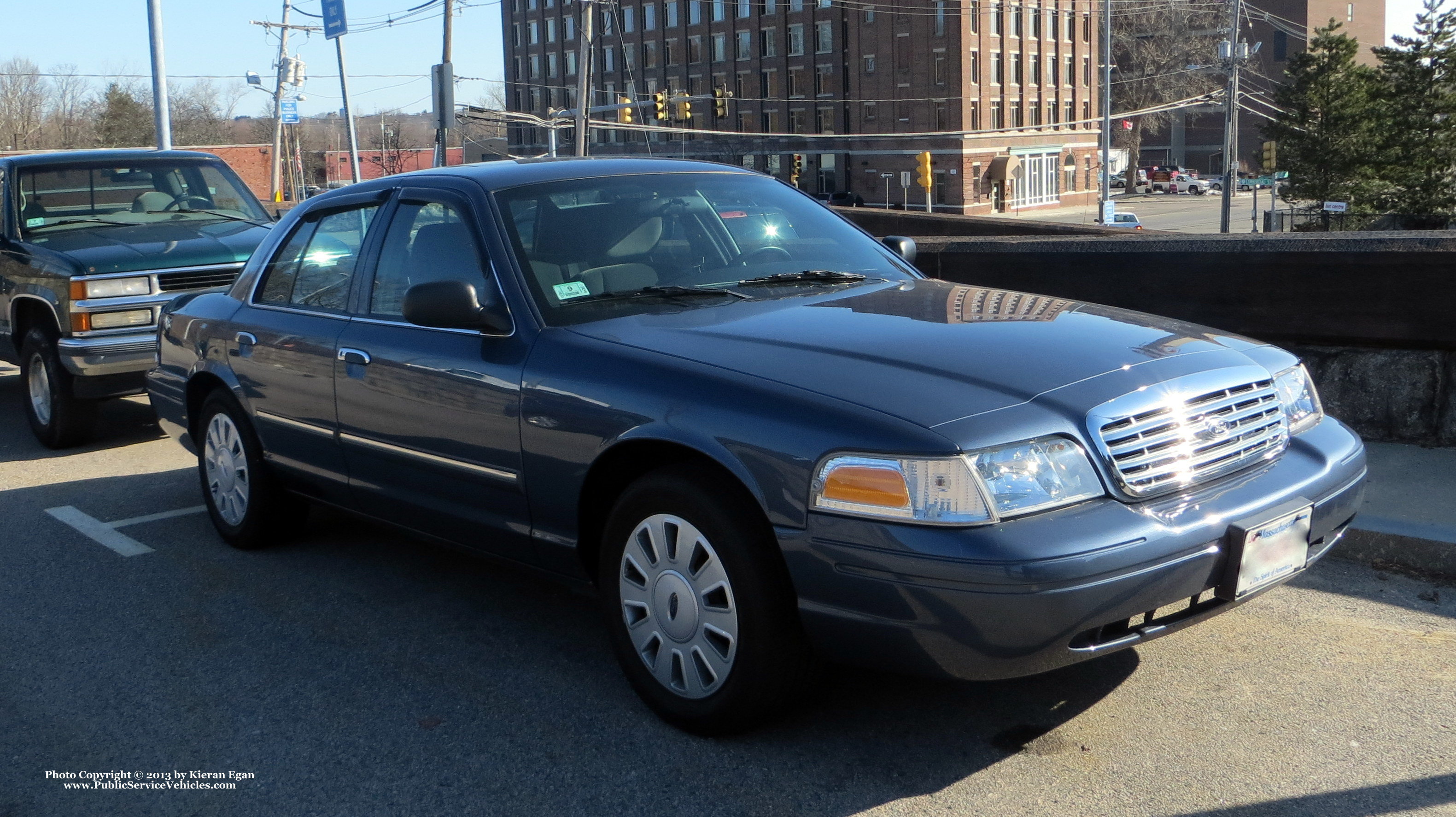 Photo of Unmarked Unit - PublicServiceVehicles.com